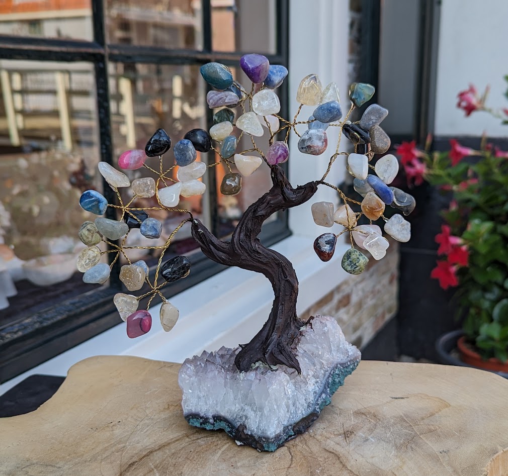 Soorten kristallen :: Cadeautjes :: Edelsteen boompje multi color